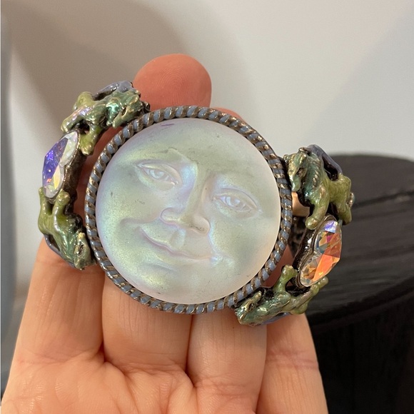 Kirks Folly | Jewelry | Kirks Folly Bracelet Moon Face Seaview Lion ...